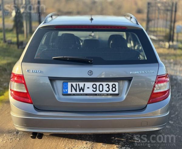 Grey Mercedes-Benz C 180 2009 in Rezekne, with an engine capacity of 1.60 L and mileage of 250 thousand km for 4800 €, photo 9 on AUTOMOTO.COM.LV