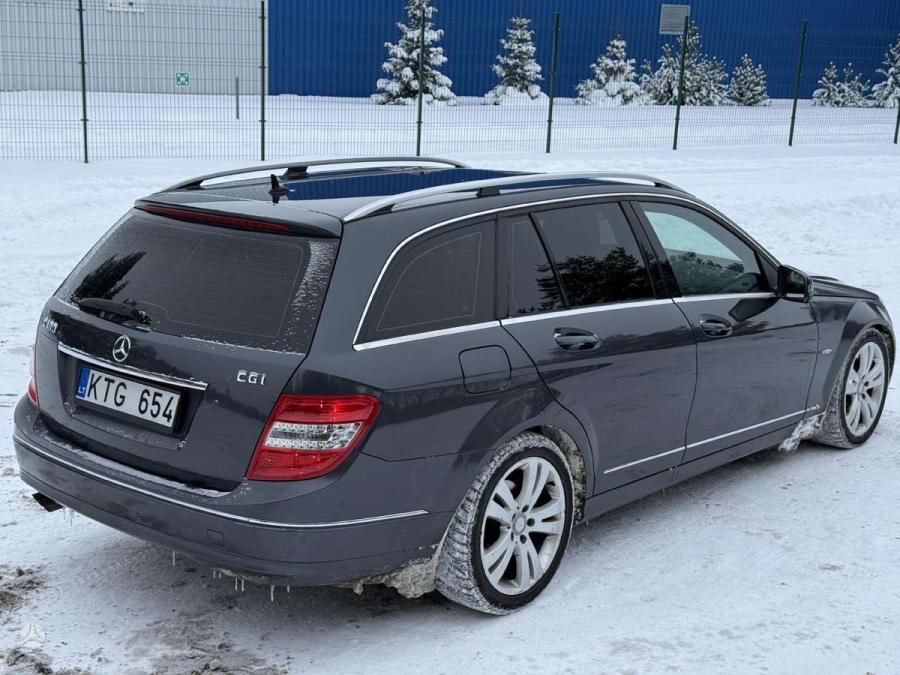 Grey Mercedes-Benz C 180 2010 in Siauliai, with an engine capacity of 1.80 L and mileage of 422 thousand km for 2750 €, photo 4 on AUTOMOTO.COM.LV