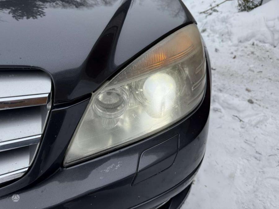 Grey Mercedes-Benz C 180 2010 in Siauliai, with an engine capacity of 1.80 L and mileage of 422 thousand km for 2750 €, photo 11 on AUTOMOTO.COM.LV