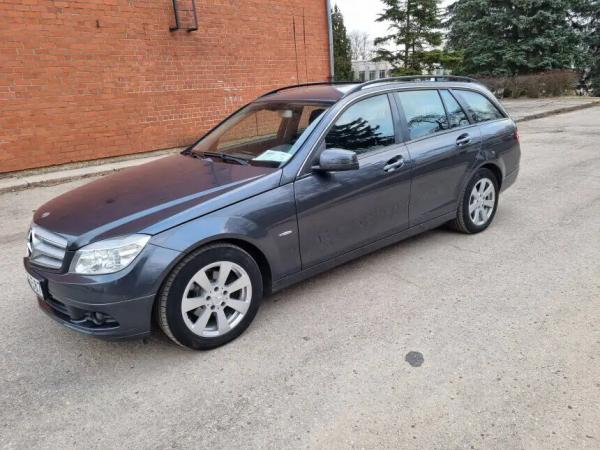 Pelēks Mercedes-Benz C 180 2010 Jēkabpils, ar dzinēja tilpumu 2.20 L un nobraukumu 330 tūkst. km par 4950 €, foto 1 vietnē AUTOMOTO.COM.LV