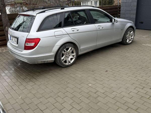 Pelēks Mercedes-Benz C 180 2011 Panevēža, ar dzinēja tilpumu 2.20 L un nobraukumu 322 tūkst. km par 5500 €, foto 2 vietnē AUTOMOTO.COM.LV