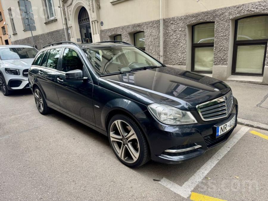 Grey Mercedes-Benz C 180 2011 in Riga, with an engine capacity of 2.20 L and mileage of 370 thousand km for 4900 €, photo 4 on AUTOMOTO.COM.LV