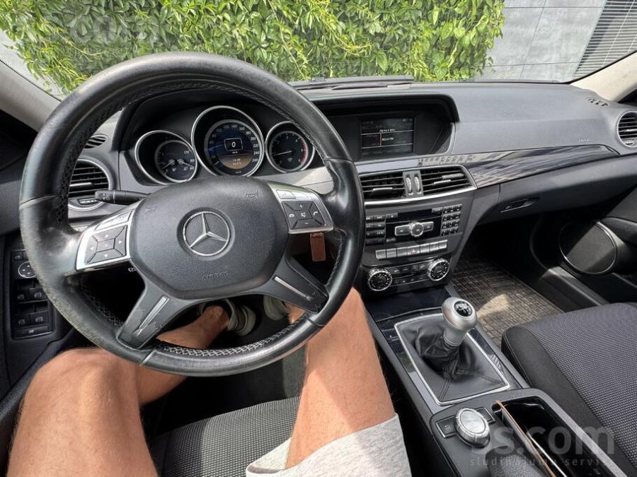 Grey Mercedes-Benz C 180 2011 in Riga, with an engine capacity of 2.20 L and mileage of 370 thousand km for 4900 €, photo 7 on AUTOMOTO.COM.LV