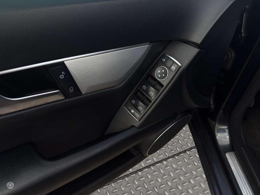 Grey Mercedes-Benz C 180 2011 in Kaunas, with an engine capacity of 1.80 L and mileage of 313 thousand km for 6999 €, photo 14 on AUTOMOTO.COM.LV