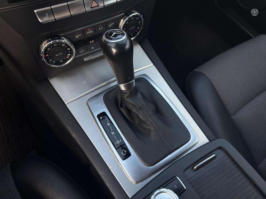 Grey Mercedes-Benz C 180 2011 in Kaunas, with an engine capacity of 1.80 L and mileage of 313 thousand km for 6999 €, photo 16 on AUTOMOTO.COM.LV
