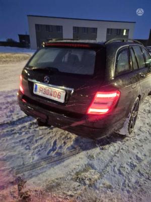 Pelēks Mercedes-Benz C 180 2012 Kauņa, ar dzinēja tilpumu 2.14 L un nobraukumu 273 tūkst. km par 5600 €, foto 6 vietnē AUTOMOTO.COM.LV