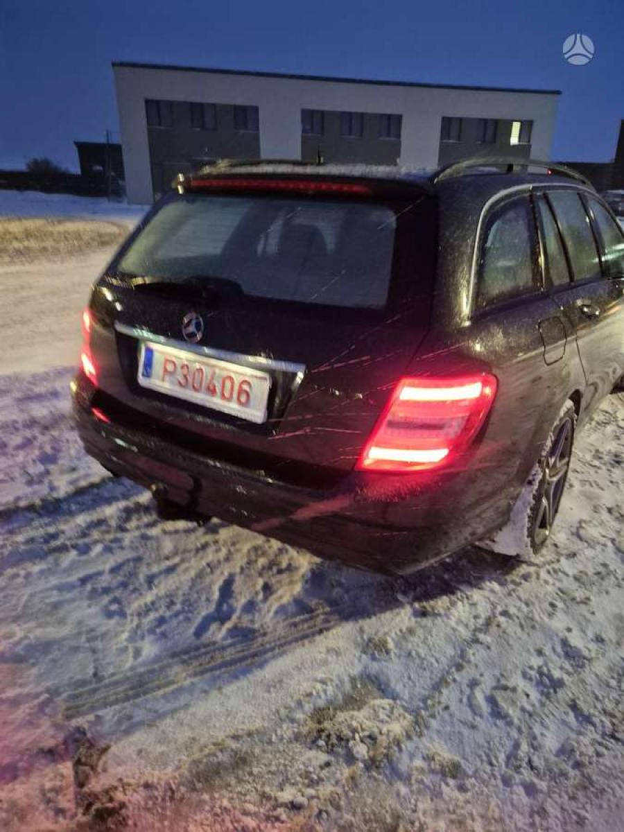 Pelēks Mercedes-Benz C 180 2012 Kauņa, ar dzinēja tilpumu 2.14 L un nobraukumu 273 tūkst. km par 5600 €, foto 6 vietnē AUTOMOTO.COM.LV