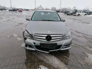 Pelēks Mercedes-Benz C 180 2013 Marijampole, ar dzinēja tilpumu 1.60 L un nobraukumu 179 tūkst. km par 3950 €, foto 2 vietnē AUTOMOTO.COM.LV