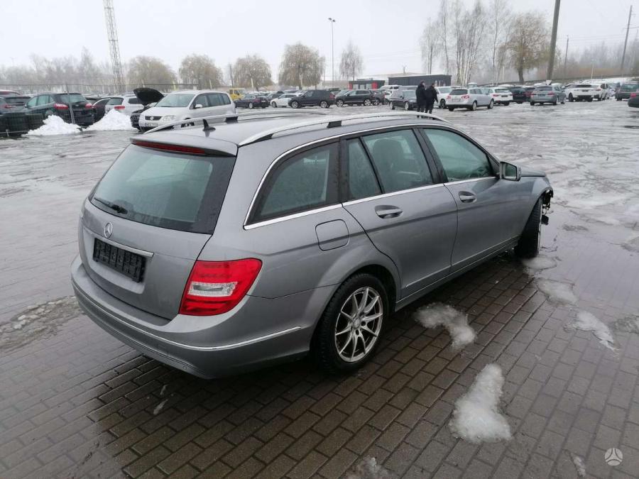 Pelēks Mercedes-Benz C 180 2013 Marijampole, ar dzinēja tilpumu 1.60 L un nobraukumu 179 tūkst. km par 3950 €, foto 5 vietnē AUTOMOTO.COM.LV