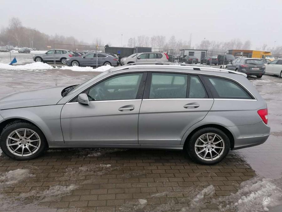 Pelēks Mercedes-Benz C 180 2013 Marijampole, ar dzinēja tilpumu 1.60 L un nobraukumu 179 tūkst. km par 3950 €, foto 8 vietnē AUTOMOTO.COM.LV