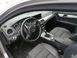 Pelēks Mercedes-Benz C 180 2013 Marijampole, ar dzinēja tilpumu 1.60 L un nobraukumu 179 tūkst. km par 3950 €, foto 14 vietnē AUTOMOTO.COM.LV