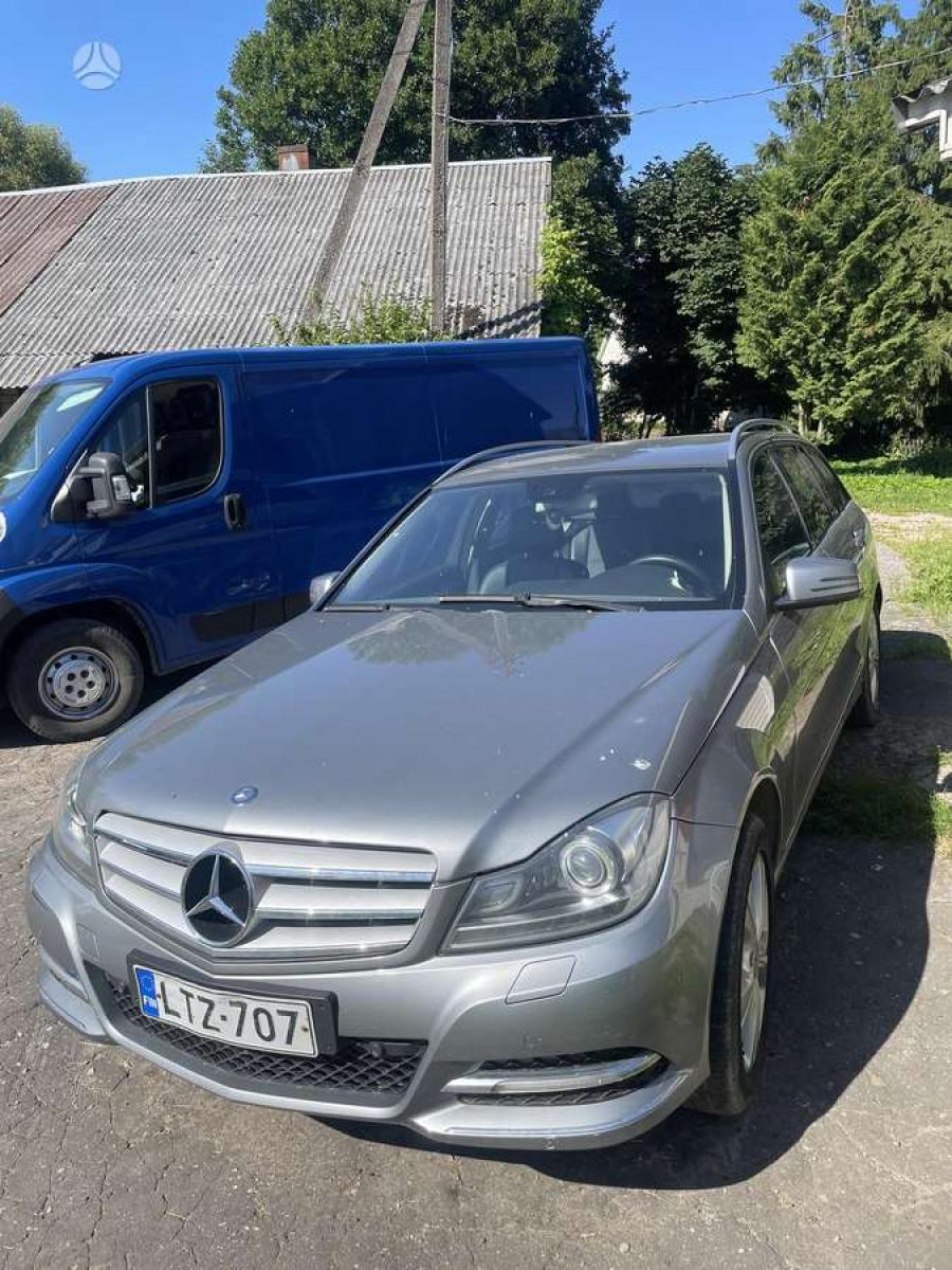 Pelēks Mercedes-Benz C 180 2013 Plungė, ar dzinēja tilpumu 2.10 L un nobraukumu 290 tūkst. km par 2900 €, foto 1 vietnē AUTOMOTO.COM.LV