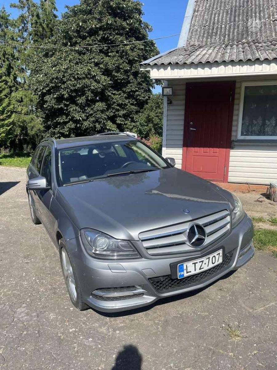 Pelēks Mercedes-Benz C 180 2013 Plungė, ar dzinēja tilpumu 2.10 L un nobraukumu 290 tūkst. km par 2900 €, foto 3 vietnē AUTOMOTO.COM.LV