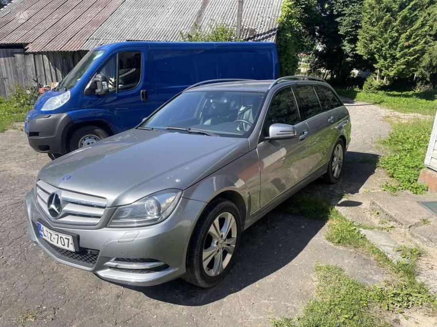 Pelēks Mercedes-Benz C 180 2013 Plungė, ar dzinēja tilpumu 2.10 L un nobraukumu 290 tūkst. km par 2900 €, foto 4 vietnē AUTOMOTO.COM.LV