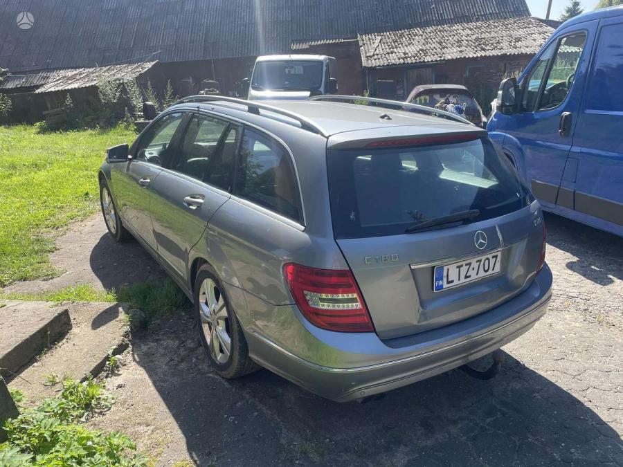 Pelēks Mercedes-Benz C 180 2013 Plungė, ar dzinēja tilpumu 2.10 L un nobraukumu 290 tūkst. km par 2900 €, foto 5 vietnē AUTOMOTO.COM.LV