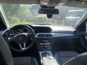 Pelēks Mercedes-Benz C 180 2013 Plungė, ar dzinēja tilpumu 2.10 L un nobraukumu 290 tūkst. km par 2900 €, foto 8 vietnē AUTOMOTO.COM.LV