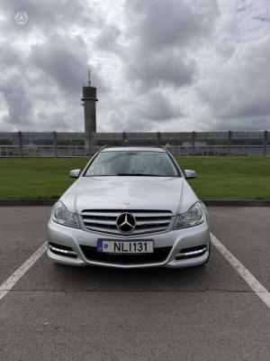 Pelēks Mercedes-Benz C 180 2013 Kauņa, ar dzinēja tilpumu 2.14 L un nobraukumu 227 tūkst. km par 5700 €, foto 3 vietnē AUTOMOTO.COM.LV