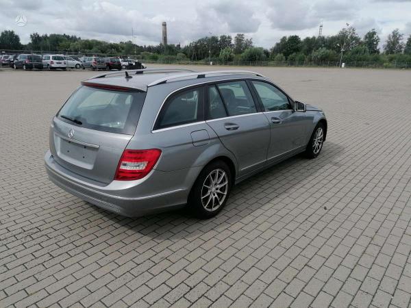 Pelēks Mercedes-Benz C 180 2013 Marijampole, ar dzinēja tilpumu 1.60 L un nobraukumu 179 tūkst. km par 3490 €, foto 5 vietnē AUTOMOTO.COM.LV