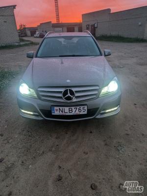 Pelēks Mercedes-Benz C 180 2013 Molėtai, ar dzinēja tilpumu 2.10 L un nobraukumu 283 tūkst. km par 6000 €, foto  vietnē AUTOMOTO.COM.LV