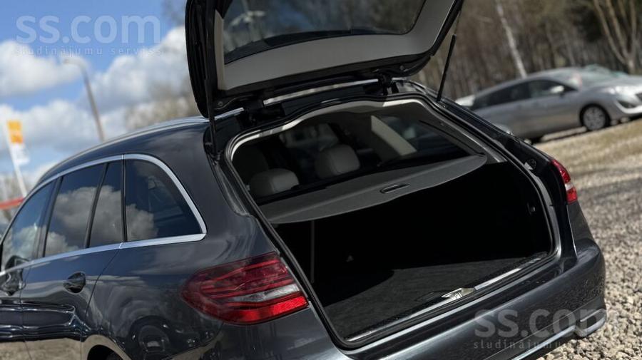 Pelēks Mercedes-Benz C 180 2015 Jelgava, ar dzinēja tilpumu 1.60 L un nobraukumu 241 tūkst. km par 9990 €, foto 26 vietnē AUTOMOTO.COM.LV