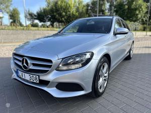 Grey Mercedes-Benz C 180 2015 in Ukmerge, with an engine capacity of 1.60 L and mileage of 176 thousand km for 10200 €, photo 3 on AUTOMOTO.COM.LV