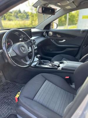 Grey Mercedes-Benz C 180 2015 in Ukmerge, with an engine capacity of 1.60 L and mileage of 176 thousand km for 10200 €, photo 10 on AUTOMOTO.COM.LV