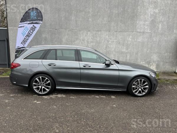 Grey Mercedes-Benz C 180 2018 in Liepaja, with an engine capacity of 1.60 L and mileage of 227 thousand km for 20850 €, photo 2 on AUTOMOTO.COM.LV