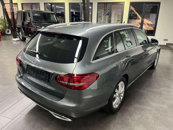 Pelēks Mercedes-Benz C 180 2018 Kauņa, ar dzinēja tilpumu 1.60 L un nobraukumu 45 tūkst. km par 25386 €, foto 3 vietnē AUTOMOTO.COM.LV