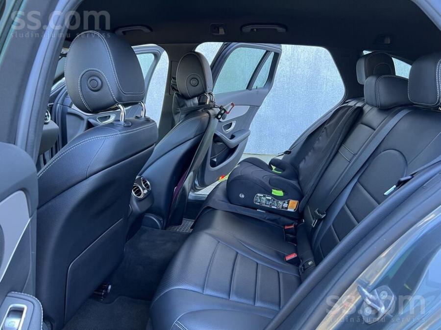 Grey Mercedes-Benz C 180 2018 in Liepaja, with an engine capacity of 1.60 L and mileage of 238 thousand km for 19250 €, photo 16 on AUTOMOTO.COM.LV