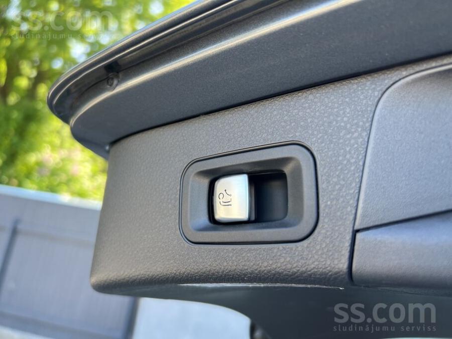 Grey Mercedes-Benz C 180 2018 in Liepaja, with an engine capacity of 1.60 L and mileage of 238 thousand km for 19250 €, photo 21 on AUTOMOTO.COM.LV