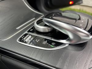 Pelēks Mercedes-Benz C 180 2018 Rīga, ar dzinēja tilpumu 1.60 L un nobraukumu 227 tūkst. km par 20850 €, foto 20 vietnē AUTOMOTO.COM.LV