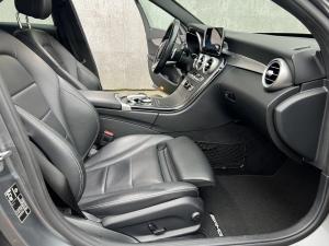 Pelēks Mercedes-Benz C 180 2018 Rīga, ar dzinēja tilpumu 1.60 L un nobraukumu 227 tūkst. km par 20850 €, foto 37 vietnē AUTOMOTO.COM.LV