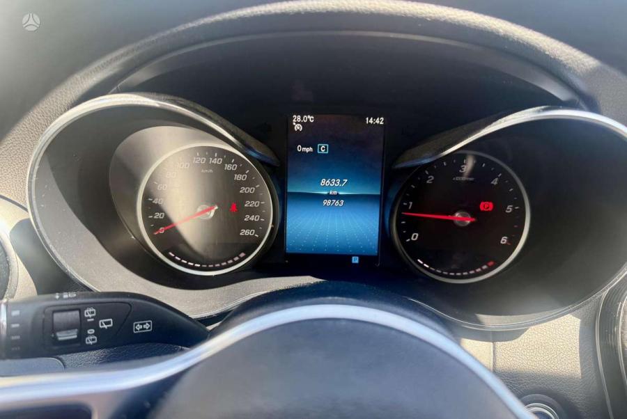 Pelēks Mercedes-Benz C 180 2019 Šauļi, ar dzinēja tilpumu 1.60 L un nobraukumu 98 tūkst. km par 17200 €, foto 4 vietnē AUTOMOTO.COM.LV