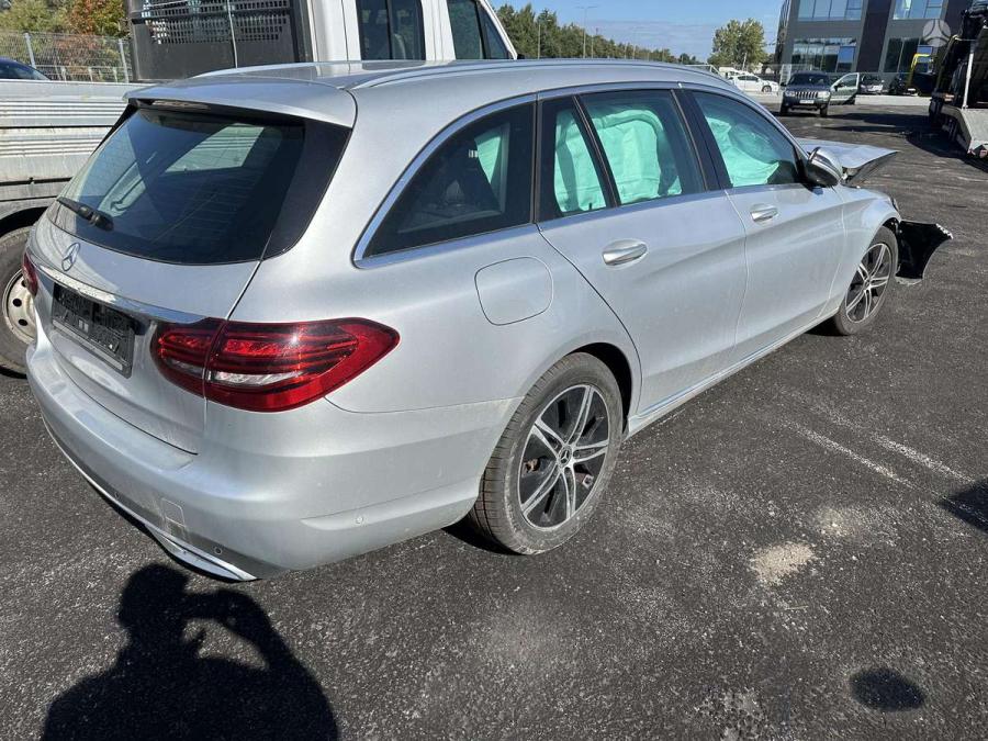 Pelēks Mercedes-Benz C 180 2020 Utena, ar dzinēja tilpumu 0.00 L un nobraukumu 162 tūkst. km par 5350 €, foto 1 vietnē AUTOMOTO.COM.LV