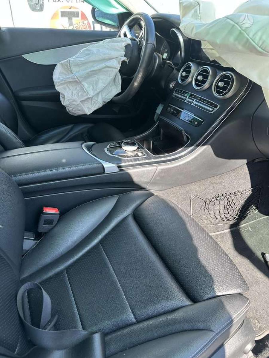 Pelēks Mercedes-Benz C 180 2020 Utena, ar dzinēja tilpumu 0.00 L un nobraukumu 162 tūkst. km par 5350 €, foto 6 vietnē AUTOMOTO.COM.LV