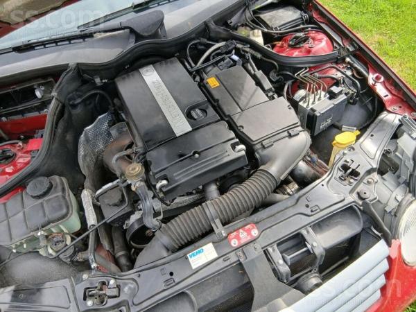 Red Mercedes-Benz C 180 2003 in Jekabpils, with an engine capacity of 1.80 L and mileage of 200 thousand km for 1250 €, photo 3 on AUTOMOTO.COM.LV