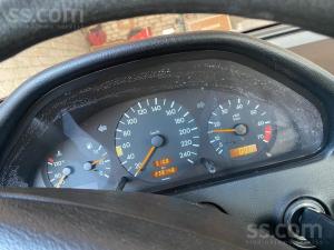 Красный Мерседес Ц 180 1994 в Рига, объемом двигателя 1.80 л и пробегом 238 тыс. км за 1000 €, фото 10 на AUTOMOTO.COM.LV