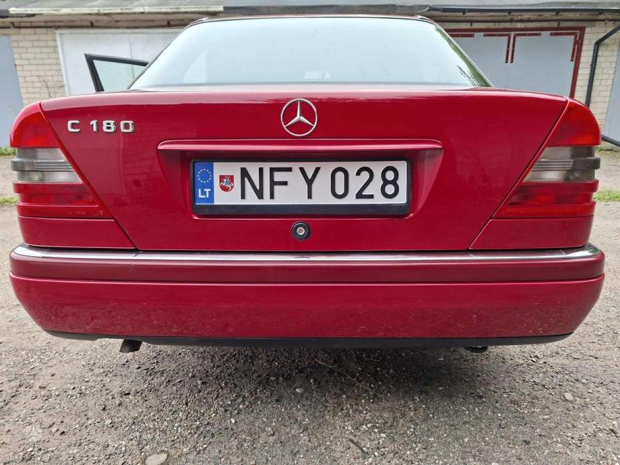 Sarkans Mercedes-Benz C 180 1994 Klaipėda, ar dzinēja tilpumu 1.80 L un nobraukumu 125 tūkst. km par 2800 €, foto 1 vietnē AUTOMOTO.COM.LV