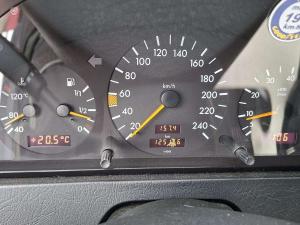 Sarkans Mercedes-Benz C 180 1994 Klaipėda, ar dzinēja tilpumu 1.80 L un nobraukumu 125 tūkst. km par 2800 €, foto 8 vietnē AUTOMOTO.COM.LV