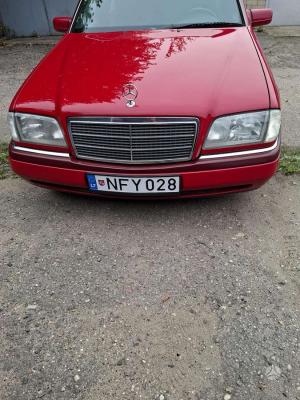 Sarkans Mercedes-Benz C 180 1994 Klaipėda, ar dzinēja tilpumu 1.80 L un nobraukumu 125 tūkst. km par 2800 €, foto 18 vietnē AUTOMOTO.COM.LV