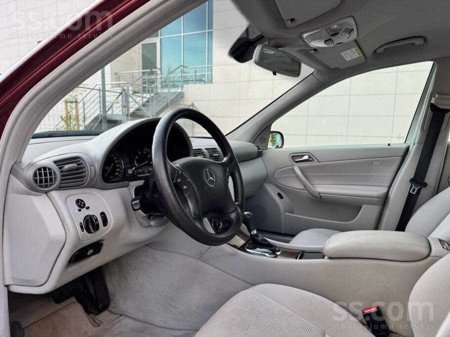 Sarkans Mercedes-Benz C 180 2004 Rīga, ar dzinēja tilpumu 1.80 L un nobraukumu 0 tūkst. km par 5800 €, foto 4 vietnē AUTOMOTO.COM.LV