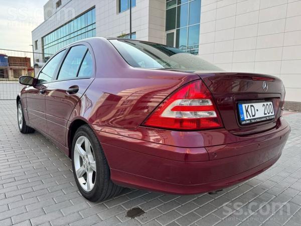 Sarkans Mercedes-Benz C 180 2004 Rīga, ar dzinēja tilpumu 1.80 L un nobraukumu 0 tūkst. km par 5800 €, foto 7 vietnē AUTOMOTO.COM.LV