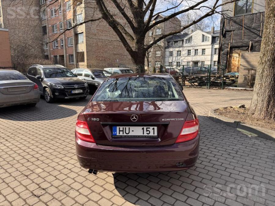 Sarkans Mercedes-Benz C 180 2007 Rīga, ar dzinēja tilpumu 1.80 L un nobraukumu 199 tūkst. km par 3500 €, foto 5 vietnē AUTOMOTO.COM.LV