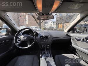 Sarkans Mercedes-Benz C 180 2007 Rīga, ar dzinēja tilpumu 1.80 L un nobraukumu 199 tūkst. km par 3500 €, foto 6 vietnē AUTOMOTO.COM.LV