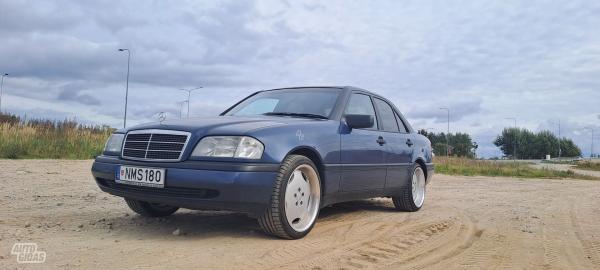 Mercedes-Benz C 180 1994 Viļņa, ar dzinēja tilpumu 1.80 L un nobraukumu 230 tūkst. km par 2600 €, foto 2 vietnē AUTOMOTO.COM.LV
