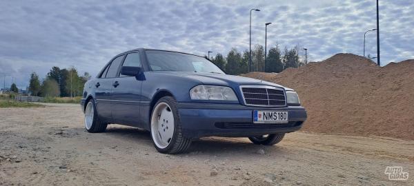 Mercedes-Benz C 180 1994 Viļņa, ar dzinēja tilpumu 1.80 L un nobraukumu 230 tūkst. km par 2600 €, foto 3 vietnē AUTOMOTO.COM.LV