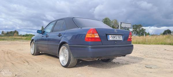 Mercedes-Benz C 180 1994 Viļņa, ar dzinēja tilpumu 1.80 L un nobraukumu 230 tūkst. km par 2600 €, foto 5 vietnē AUTOMOTO.COM.LV