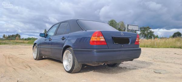 Mercedes-Benz C 180 1994 Viļņa, ar dzinēja tilpumu 1.80 L un nobraukumu 230 tūkst. km par 2600 €, foto 7 vietnē AUTOMOTO.COM.LV