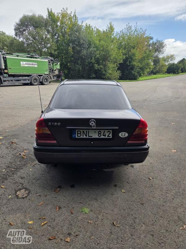 Mercedes-Benz C 180 1994 in Panevezys, with an engine capacity of 1.80 L and mileage of 210 thousand km for 1900 €, photo 7 on AUTOMOTO.COM.LV