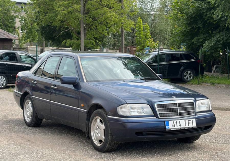 Mercedes-Benz C 180 1995 Narva, ar dzinēja tilpumu 1.80 L un nobraukumu 185 tūkst. km par 990 €, foto 3 vietnē AUTOMOTO.COM.LV
